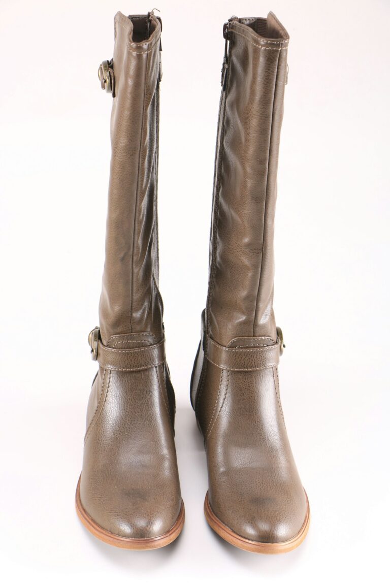 Bear Trap Boots for Women: Rugged Comfort Meets Modern Design